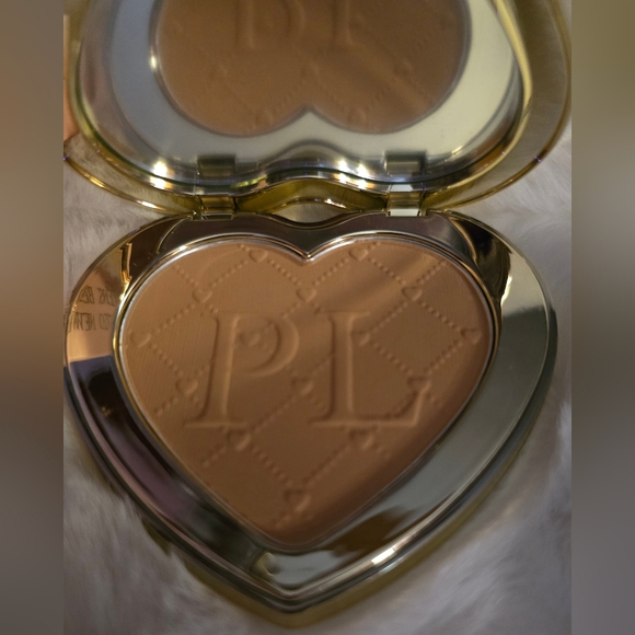 P.Louise | Makeup | Plouise Full Coverage Undereye Powder Brand New ...